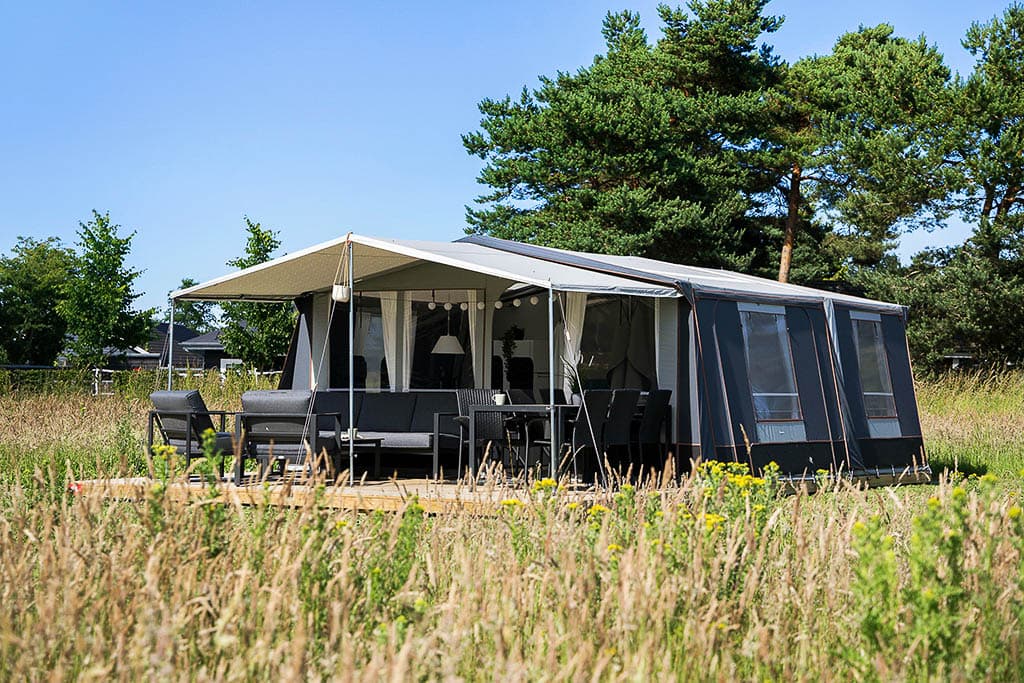 Glampingtält Hasmark Strand | First Camp